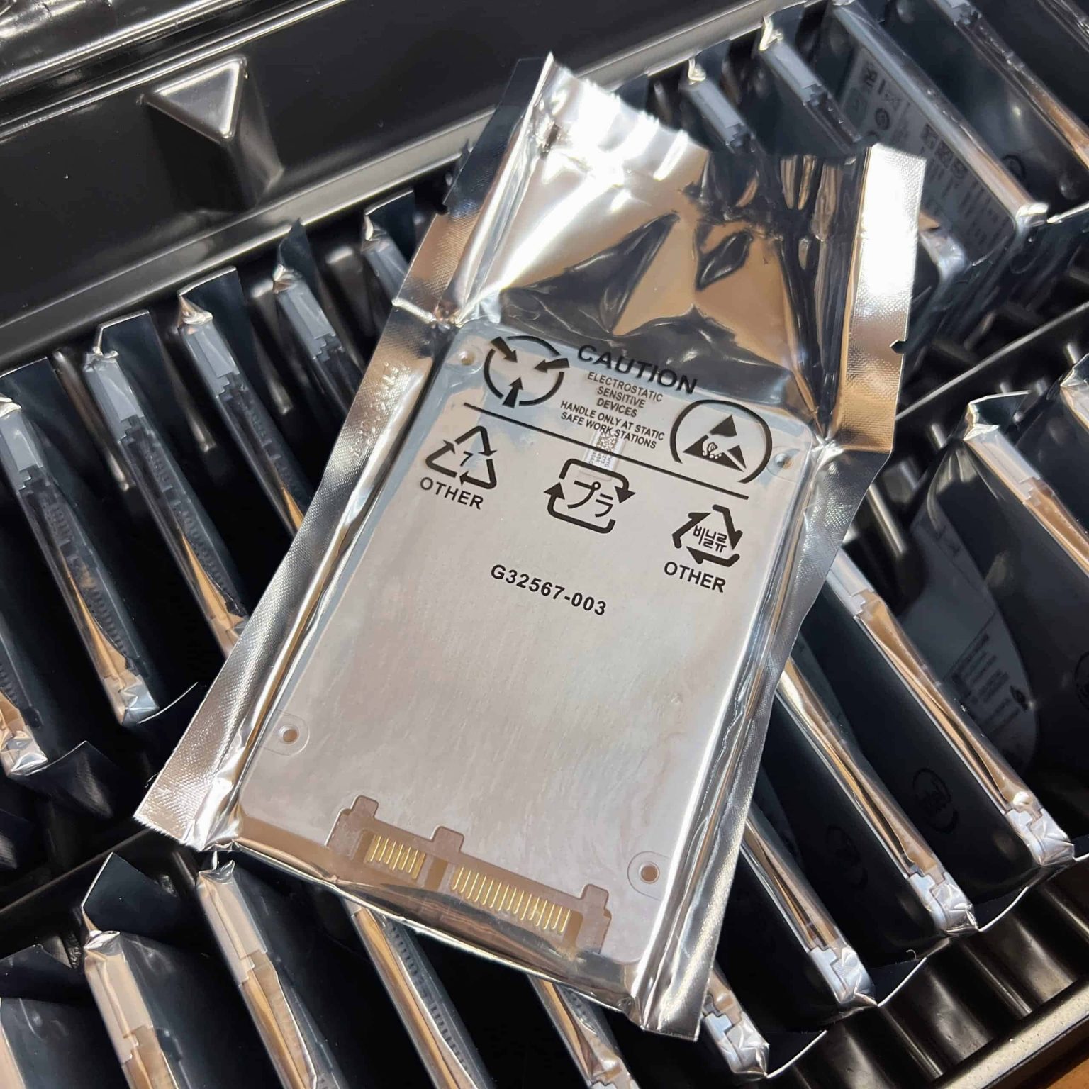 Intel D3-S4610 240GB SSD 2.5″ SATA – Lenovo Version (SSDSC2KG240G8L) - LeShop.HK